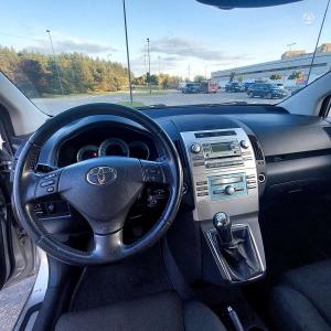Grey Toyota Corolla Verso 2006 in Utena, with an engine capacity of 2.23 L and mileage of 383 thousand km for 1800 €, photo 5 on AUTOMOTO.COM.LV
