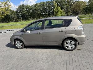 Pelēks Toyota Corolla Verso 2006 Kauņa, ar dzinēja tilpumu 2.00 L un nobraukumu 325 tūkst. km par 849 €, foto 9 vietnē AUTOMOTO.COM.LV
