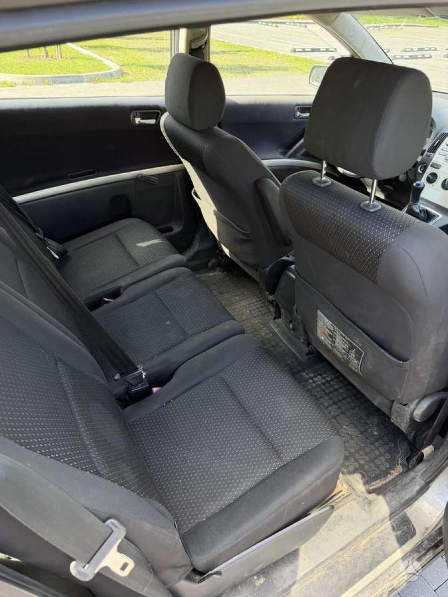 Pelēks Toyota Corolla Verso 2006 Kauņa, ar dzinēja tilpumu 2.00 L un nobraukumu 325 tūkst. km par 849 €, foto 13 vietnē AUTOMOTO.COM.LV
