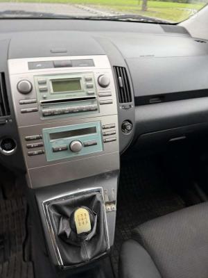 Grey Toyota Corolla Verso 2006 in Kaunas, with an engine capacity of 2.00 L and mileage of 345 thousand km for 999 €, photo 13 on AUTOMOTO.COM.LV