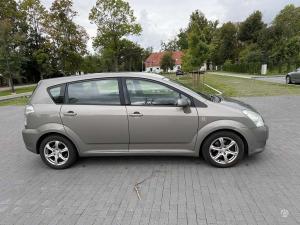 Pelēks Toyota Corolla Verso 2006 Kauņa, ar dzinēja tilpumu 2.00 L un nobraukumu 345 tūkst. km par 999 €, foto 5 vietnē AUTOMOTO.COM.LV