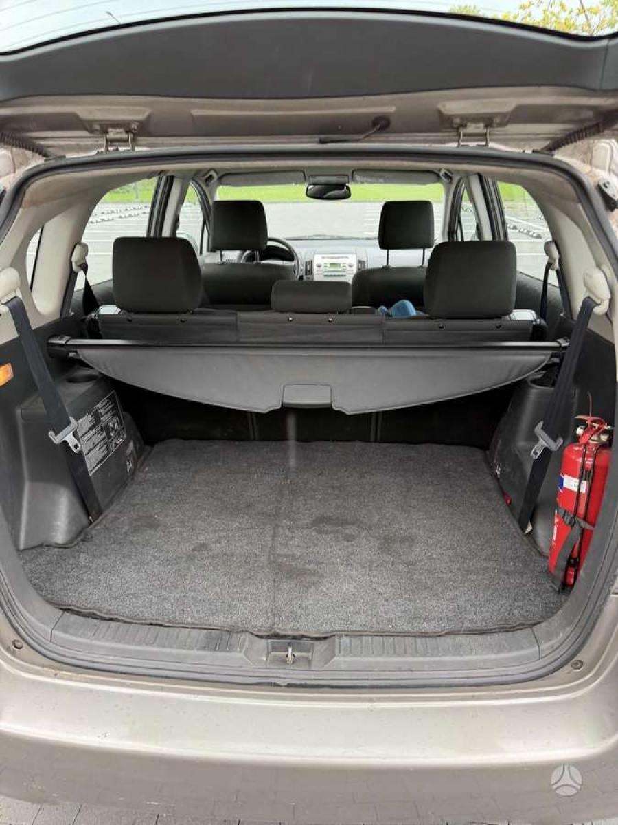 Pelēks Toyota Corolla Verso 2006 Kauņa, ar dzinēja tilpumu 2.00 L un nobraukumu 345 tūkst. km par 999 €, foto 17 vietnē AUTOMOTO.COM.LV