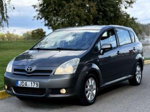 Grey Toyota Corolla Verso 2006 in Kaunas, with an engine capacity of 2.23 L and mileage of 247 thousand km for 2500 €, photo 3 on AUTOMOTO.COM.LV