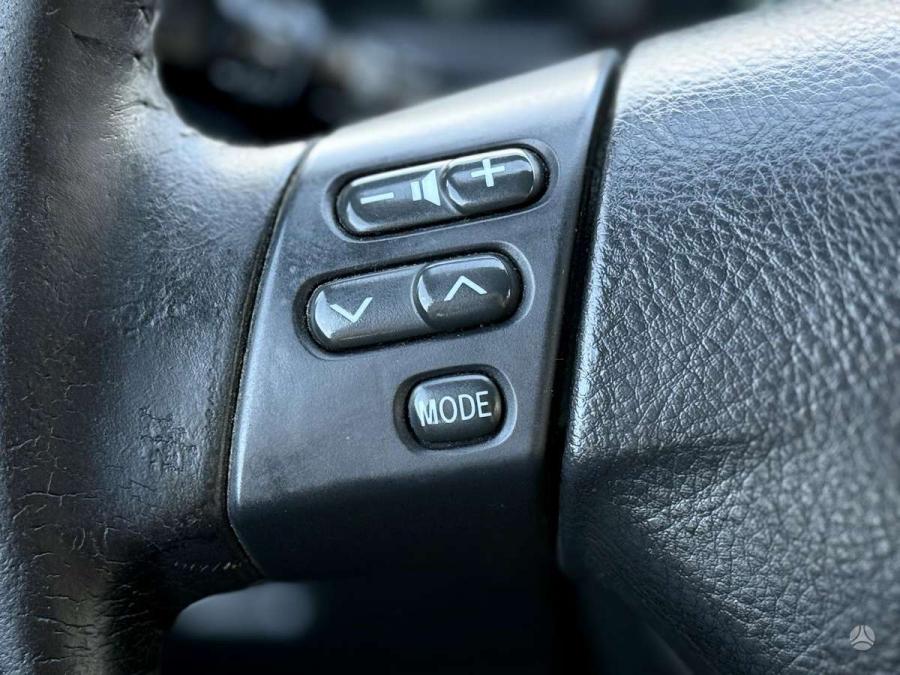 Grey Toyota Corolla Verso 2006 in Kaunas, with an engine capacity of 2.23 L and mileage of 247 thousand km for 2500 €, photo 18 on AUTOMOTO.COM.LV