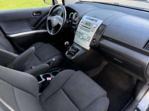 Grey Toyota Corolla Verso 2006 in Kaunas, with an engine capacity of 2.23 L and mileage of 247 thousand km for 2500 €, photo 27 on AUTOMOTO.COM.LV