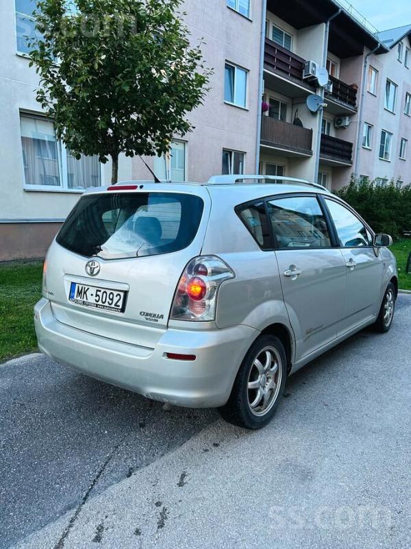 Pelēks Toyota Corolla Verso 2006 Rīga, ar dzinēja tilpumu 2.00 L un nobraukumu 353 tūkst. km par 1500 €, foto 4 vietnē AUTOMOTO.COM.LV