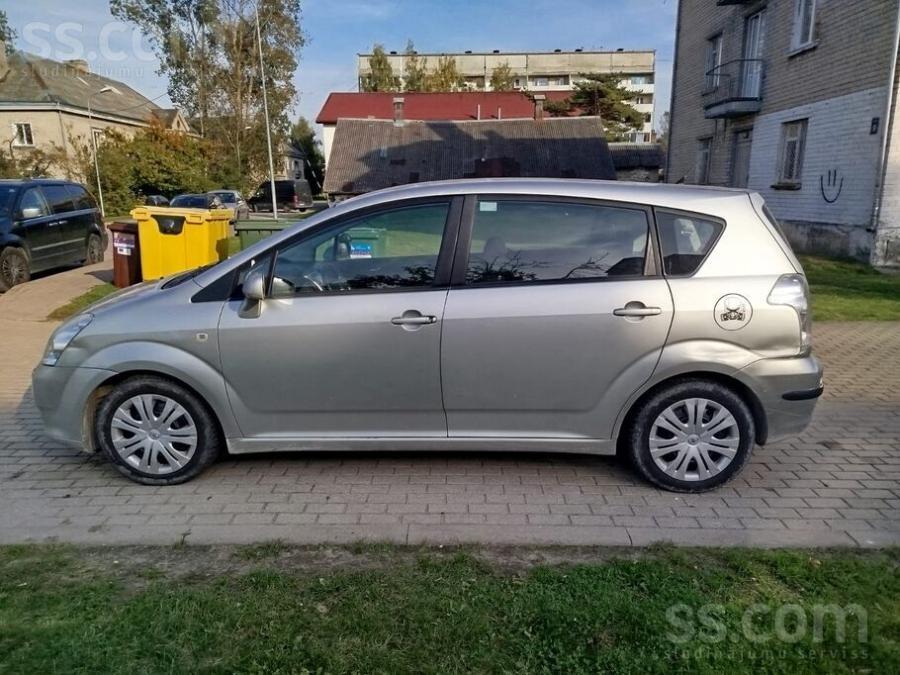 Grey Toyota Corolla Verso 2006 in Riga, with an engine capacity of 1.80 L and mileage of 340 thousand km for 2800 €, photo 3 on AUTOMOTO.COM.LV