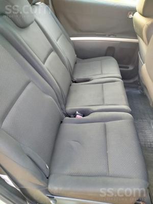 Grey Toyota Corolla Verso 2006 in Riga, with an engine capacity of 1.80 L and mileage of 340 thousand km for 2800 €, photo 9 on AUTOMOTO.COM.LV
