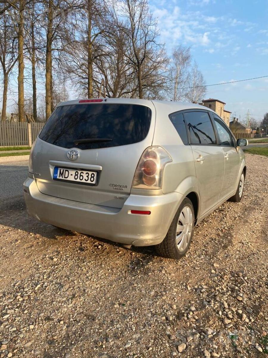 Grey Toyota Corolla Verso 2007 in Riga, with an engine capacity of 2.20 L and mileage of 265 thousand km for 1400 €, photo 13 on AUTOMOTO.COM.LV