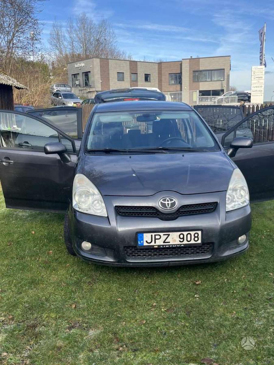 Pelēks Toyota Corolla Verso 2007 Viļņa, ar dzinēja tilpumu 2.23 L un nobraukumu 300 tūkst. km par 2000 €, foto 13 vietnē AUTOMOTO.COM.LV