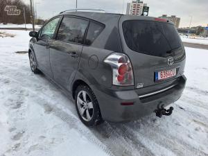 Grey Toyota Corolla Verso 2007 in Kaunas, with an engine capacity of 2.20 L and mileage of 282 thousand km for 2350 €, photo 4 on AUTOMOTO.COM.LV