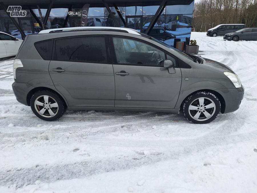 Grey Toyota Corolla Verso 2007 in Kaunas, with an engine capacity of 2.20 L and mileage of 282 thousand km for 2350 €, photo 8 on AUTOMOTO.COM.LV