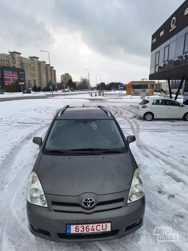 Pelēks Toyota Corolla Verso 2007 Kauņa, ar dzinēja tilpumu 2.20 L un nobraukumu 282 tūkst. km par 2350 €, foto 9 vietnē AUTOMOTO.COM.LV