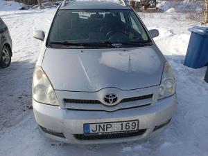 Pelēks Toyota Corolla Verso 2007 Šilutė, ar dzinēja tilpumu 1.60 L un nobraukumu 250 tūkst. km par 1300 €, foto  vietnē AUTOMOTO.COM.LV
