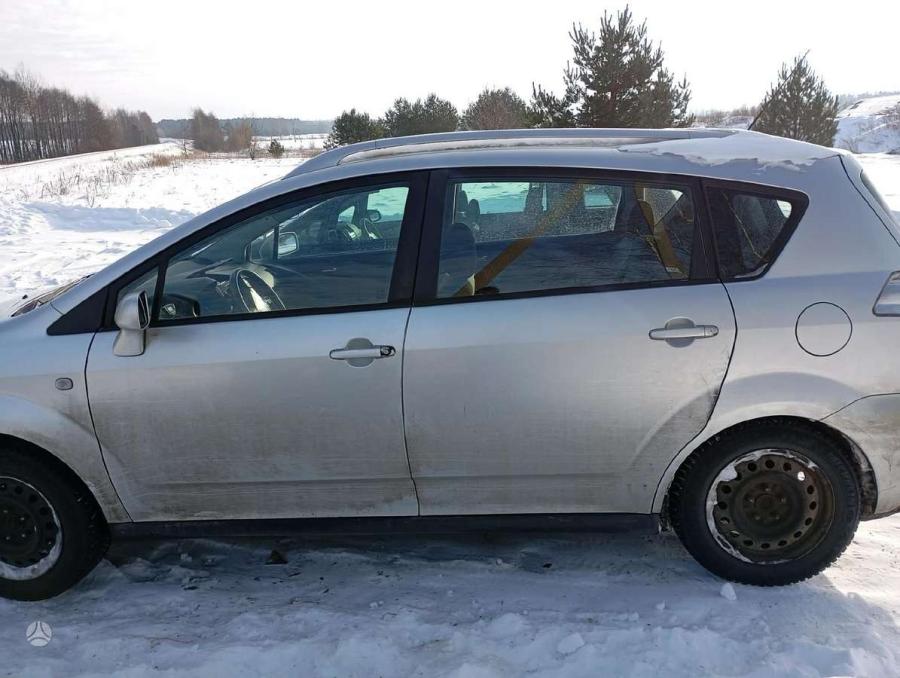 Pelēks Toyota Corolla Verso 2007 Šilutė, ar dzinēja tilpumu 1.60 L un nobraukumu 250 tūkst. km par 1300 €, foto 6 vietnē AUTOMOTO.COM.LV