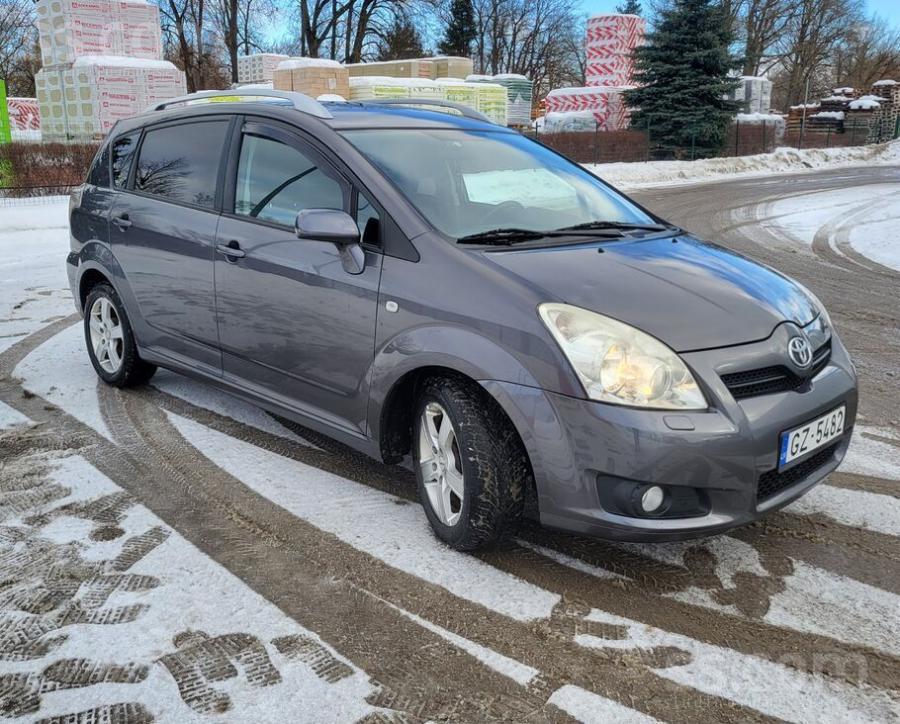 Pelēks Toyota Corolla Verso 2007 Jelgava, ar dzinēja tilpumu 2.20 L un nobraukumu 270 tūkst. km par 1800 €, foto 1 vietnē AUTOMOTO.COM.LV