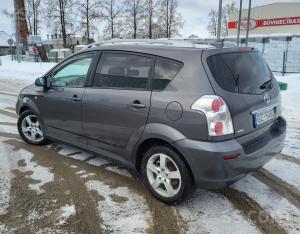 Pelēks Toyota Corolla Verso 2007 Jelgava, ar dzinēja tilpumu 2.20 L un nobraukumu 270 tūkst. km par 1800 €, foto 2 vietnē AUTOMOTO.COM.LV