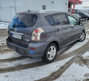Pelēks Toyota Corolla Verso 2007 Jelgava, ar dzinēja tilpumu 2.20 L un nobraukumu 270 tūkst. km par 1800 €, foto 4 vietnē AUTOMOTO.COM.LV