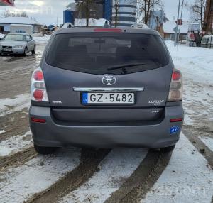 Pelēks Toyota Corolla Verso 2007 Jelgava, ar dzinēja tilpumu 2.20 L un nobraukumu 270 tūkst. km par 1800 €, foto 7 vietnē AUTOMOTO.COM.LV