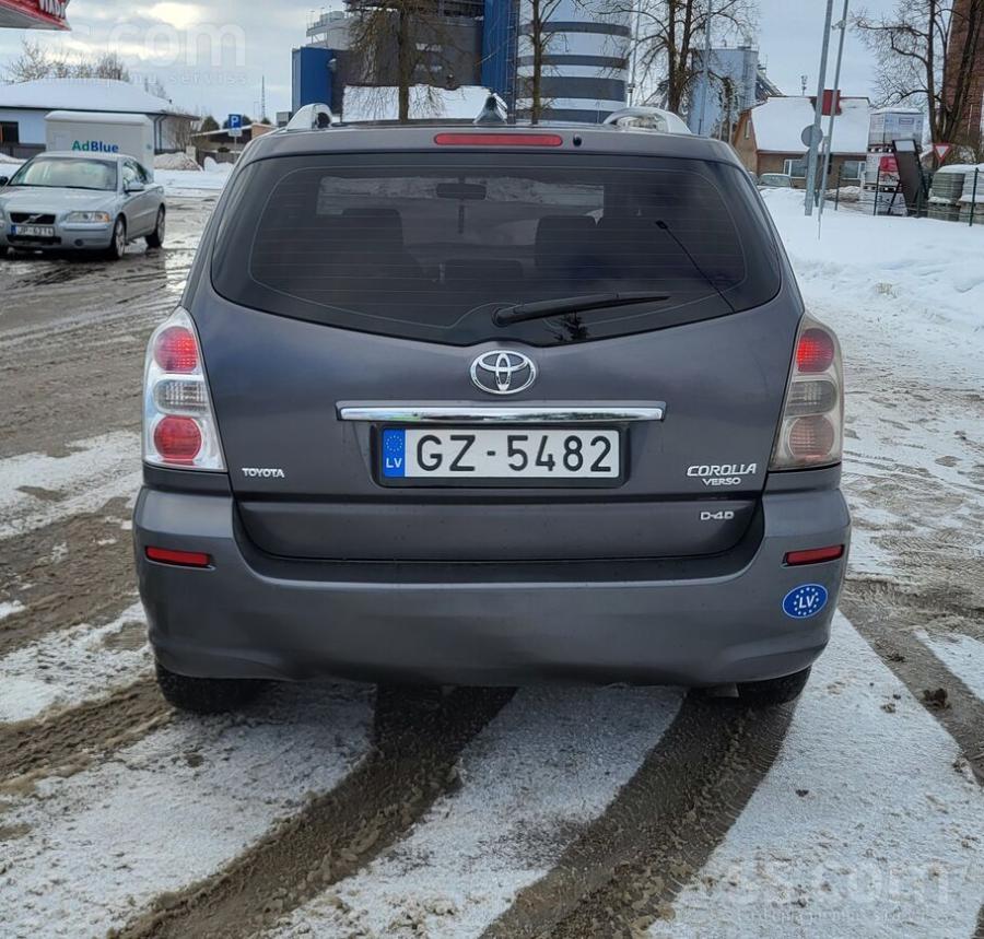Pelēks Toyota Corolla Verso 2007 Jelgava, ar dzinēja tilpumu 2.20 L un nobraukumu 270 tūkst. km par 1800 €, foto 7 vietnē AUTOMOTO.COM.LV