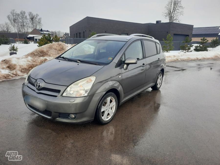 Grey Toyota Corolla Verso 2007 in Klaipeda, with an engine capacity of 1.80 L and mileage of 240 thousand km for 1890 €, photo 1 on AUTOMOTO.COM.LV