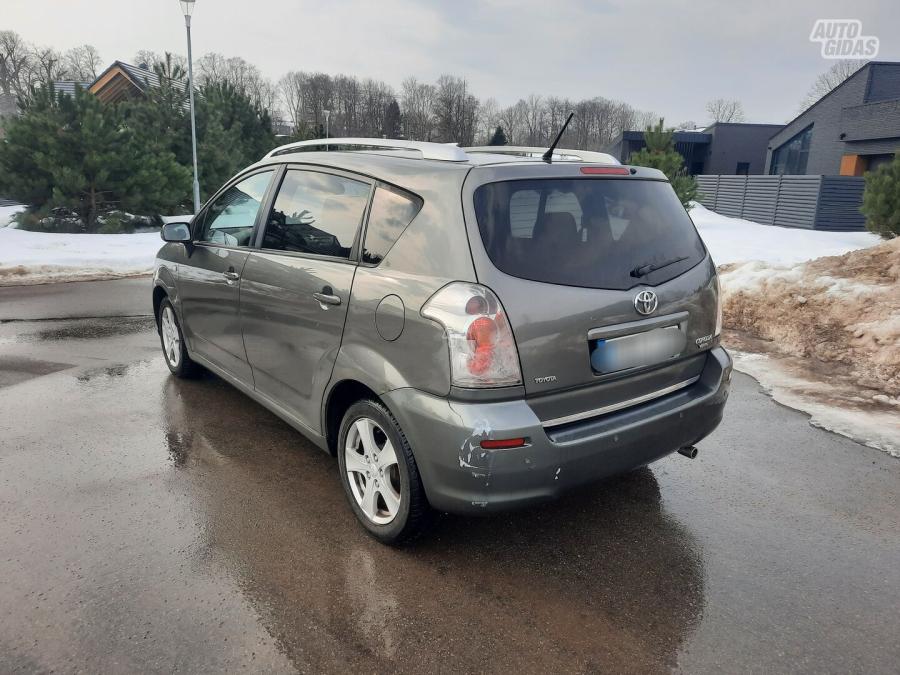 Grey Toyota Corolla Verso 2007 in Klaipeda, with an engine capacity of 1.80 L and mileage of 240 thousand km for 1890 €, photo 4 on AUTOMOTO.COM.LV