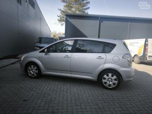 Pelēks Toyota Corolla Verso 2007 Kauņa, ar dzinēja tilpumu 2.20 L un nobraukumu 267 tūkst. km par 1000 €, foto 8 vietnē AUTOMOTO.COM.LV