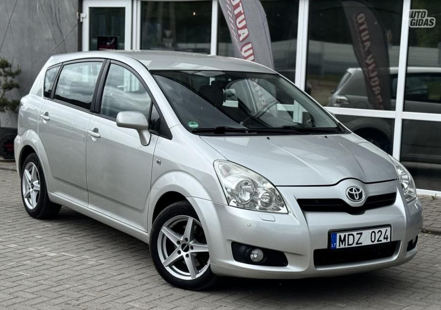Grey Toyota Corolla Verso 2007 in Radviliskis, with an engine capacity of 2.20 L and mileage of 250 thousand km for 2450 €, photo 3 on AUTOMOTO.COM.LV