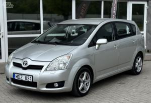 Grey Toyota Corolla Verso 2007 in Radviliskis, with an engine capacity of 2.20 L and mileage of 250 thousand km for 2450 €, photo 4 on AUTOMOTO.COM.LV