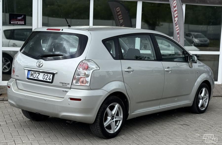Grey Toyota Corolla Verso 2007 in Radviliskis, with an engine capacity of 2.20 L and mileage of 250 thousand km for 2450 €, photo 8 on AUTOMOTO.COM.LV