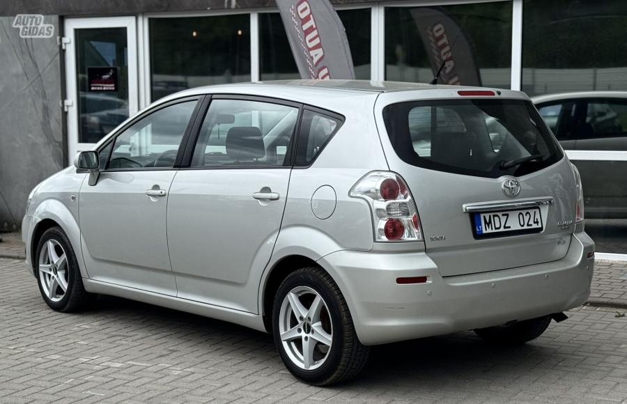 Grey Toyota Corolla Verso 2007 in Radviliskis, with an engine capacity of 2.20 L and mileage of 250 thousand km for 2450 €, photo 9 on AUTOMOTO.COM.LV