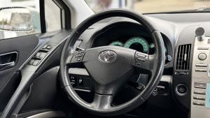 Grey Toyota Corolla Verso 2007 in Radviliskis, with an engine capacity of 2.20 L and mileage of 250 thousand km for 2450 €, photo 13 on AUTOMOTO.COM.LV