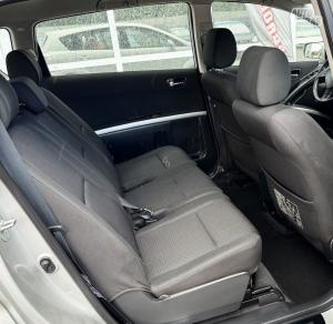 Grey Toyota Corolla Verso 2007 in Radviliskis, with an engine capacity of 2.20 L and mileage of 250 thousand km for 2450 €, photo 24 on AUTOMOTO.COM.LV