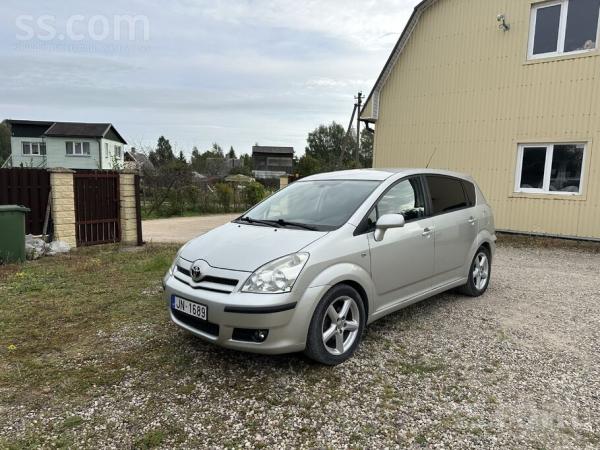 Grey Toyota Corolla Verso 2007 in Rezekne, with an engine capacity of 2.20 L and mileage of 377 thousand km for 1950 €, photo 1 on AUTOMOTO.COM.LV
