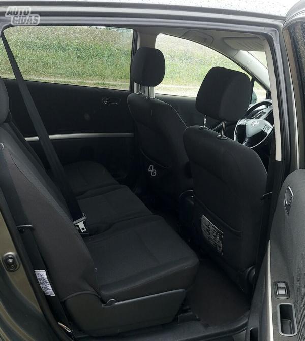 Pelēks Toyota Corolla Verso 2007 Palanga, ar dzinēja tilpumu 2.20 L un nobraukumu 282 tūkst. km par 2250 €, foto 8 vietnē AUTOMOTO.COM.LV