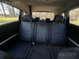 Grey Toyota Corolla Verso 2007 in Gulbene, with an engine capacity of 2.20 L and mileage of 439 thousand km for 1750 €, photo 8 on AUTOMOTO.COM.LV
