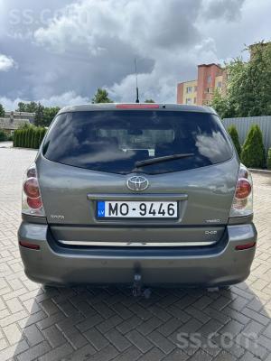 Pelēks Toyota Corolla Verso 2007 Rēzekne, ar dzinēja tilpumu 2.20 L un nobraukumu 320 tūkst. km par 1895 €, foto 4 vietnē AUTOMOTO.COM.LV