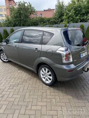 Pelēks Toyota Corolla Verso 2007 Rēzekne, ar dzinēja tilpumu 2.20 L un nobraukumu 320 tūkst. km par 1895 €, foto 5 vietnē AUTOMOTO.COM.LV