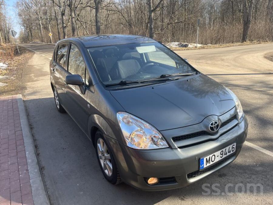 Серый Тойота Королла Версо 2007 в Лудза, объемом двигателя 2.20 л и пробегом 318 тыс. км за 1690 €, фото 6 на AUTOMOTO.COM.LV