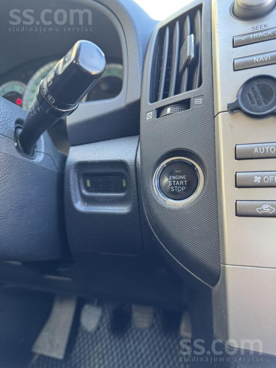 Pelēks Toyota Corolla Verso 2007 Rīga, ar dzinēja tilpumu 2.20 L un nobraukumu 357 tūkst. km par 2200 €, foto 10 vietnē AUTOMOTO.COM.LV