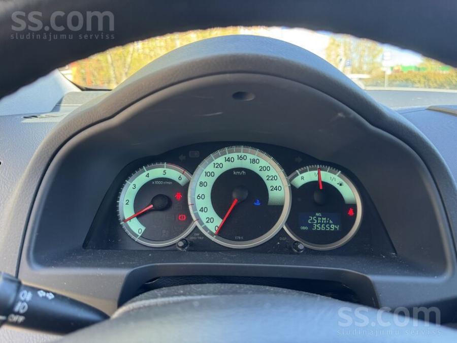 Pelēks Toyota Corolla Verso 2007 Rīga, ar dzinēja tilpumu 2.20 L un nobraukumu 357 tūkst. km par 2200 €, foto 11 vietnē AUTOMOTO.COM.LV