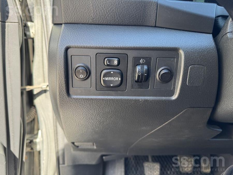Pelēks Toyota Corolla Verso 2007 Rīga, ar dzinēja tilpumu 2.20 L un nobraukumu 357 tūkst. km par 2200 €, foto 13 vietnē AUTOMOTO.COM.LV