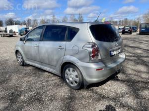 Pelēks Toyota Corolla Verso 2007 Cēsis, ar dzinēja tilpumu 2.20 L un nobraukumu 257 tūkst. km par 2100 €, foto 3 vietnē AUTOMOTO.COM.LV