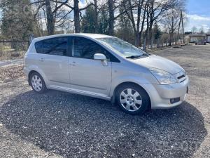 Pelēks Toyota Corolla Verso 2007 Cēsis, ar dzinēja tilpumu 2.20 L un nobraukumu 257 tūkst. km par 2100 €, foto 4 vietnē AUTOMOTO.COM.LV