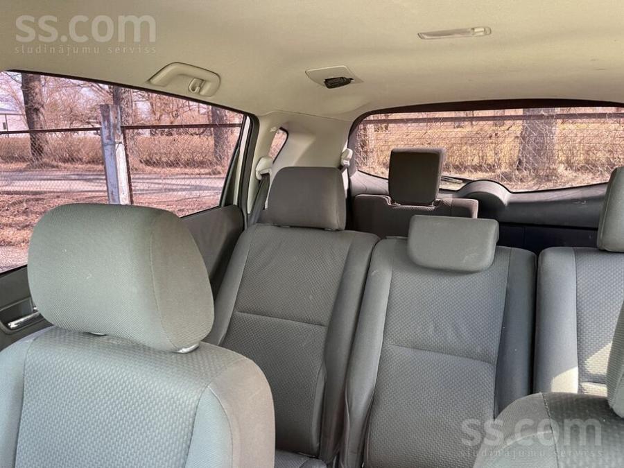 Pelēks Toyota Corolla Verso 2007 Cēsis, ar dzinēja tilpumu 2.20 L un nobraukumu 257 tūkst. km par 2100 €, foto 9 vietnē AUTOMOTO.COM.LV