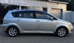 Pelēks Toyota Corolla Verso 2007 Utena, ar dzinēja tilpumu 2.23 L un nobraukumu 152 tūkst. km par 3500 €, foto 9 vietnē AUTOMOTO.COM.LV