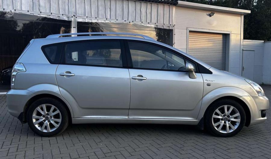 Pelēks Toyota Corolla Verso 2007 Utena, ar dzinēja tilpumu 2.23 L un nobraukumu 152 tūkst. km par 3500 €, foto 9 vietnē AUTOMOTO.COM.LV