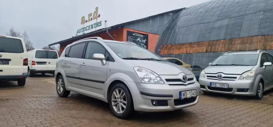 Grey Toyota Corolla Verso 2007 in Valmiera, with an engine capacity of 2.20 L and mileage of 271 thousand km for 2500 €, photo 1 on AUTOMOTO.COM.LV