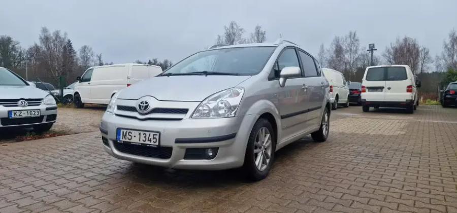 Grey Toyota Corolla Verso 2007 in Valmiera, with an engine capacity of 2.20 L and mileage of 271 thousand km for 2500 €, photo 7 on AUTOMOTO.COM.LV