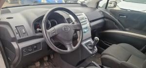 Grey Toyota Corolla Verso 2007 in Valmiera, with an engine capacity of 2.20 L and mileage of 271 thousand km for 2500 €, photo 9 on AUTOMOTO.COM.LV